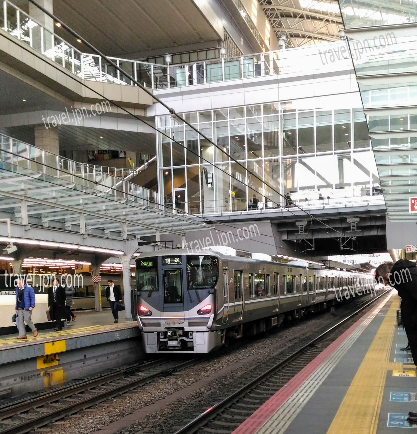 Osaka train.1 – DU LỊCH NHẬT BẢN